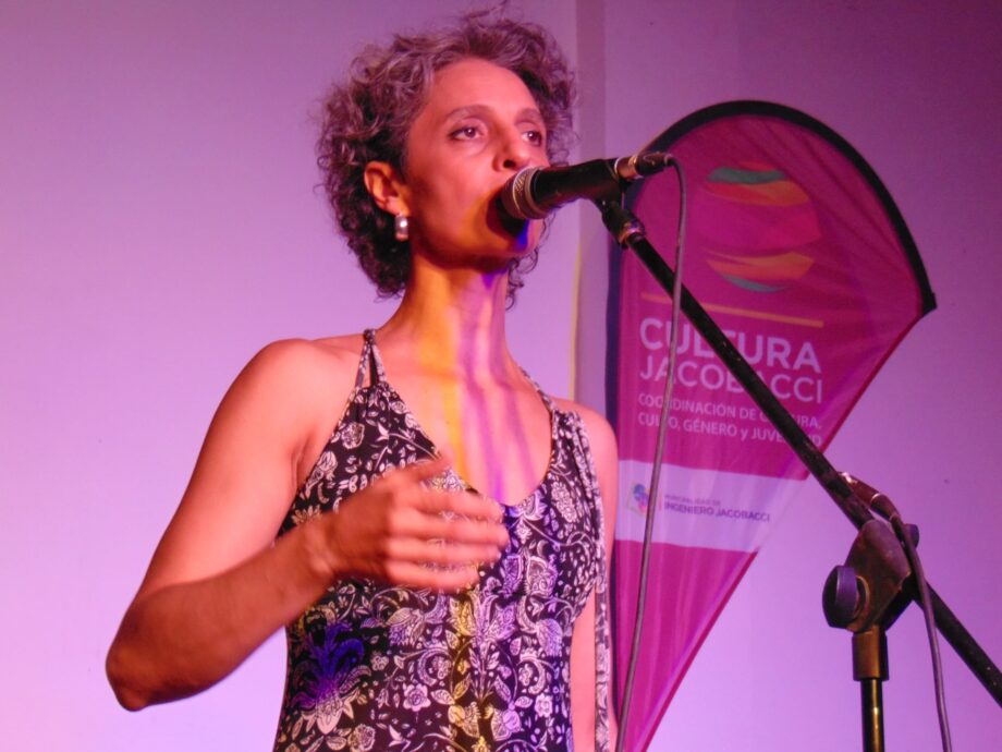 Jacobacci: Gran presentación de Claudia Chucair en La Casa de Historia ...